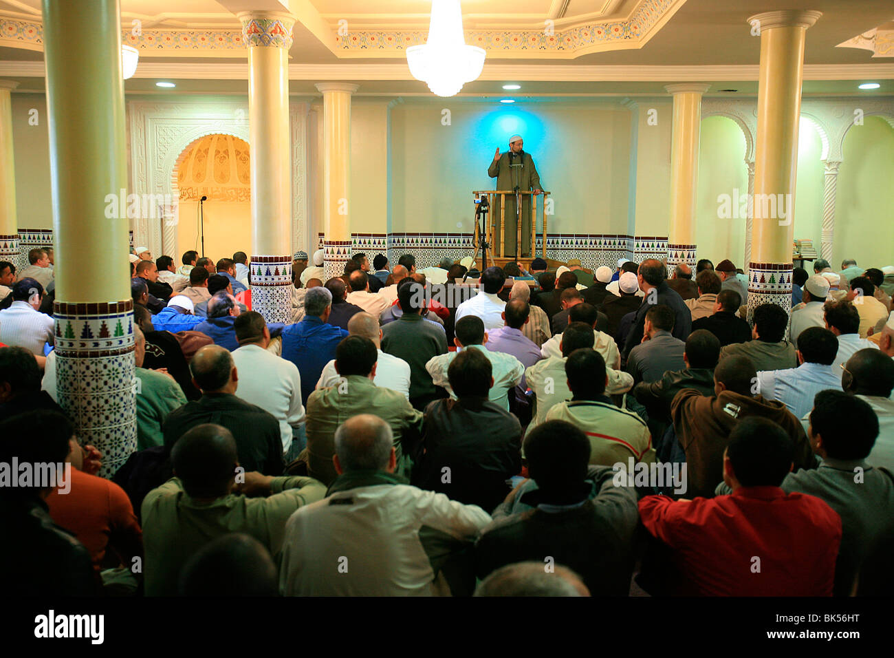 Muslim imam preaching hi-res stock photography and images - Alamy