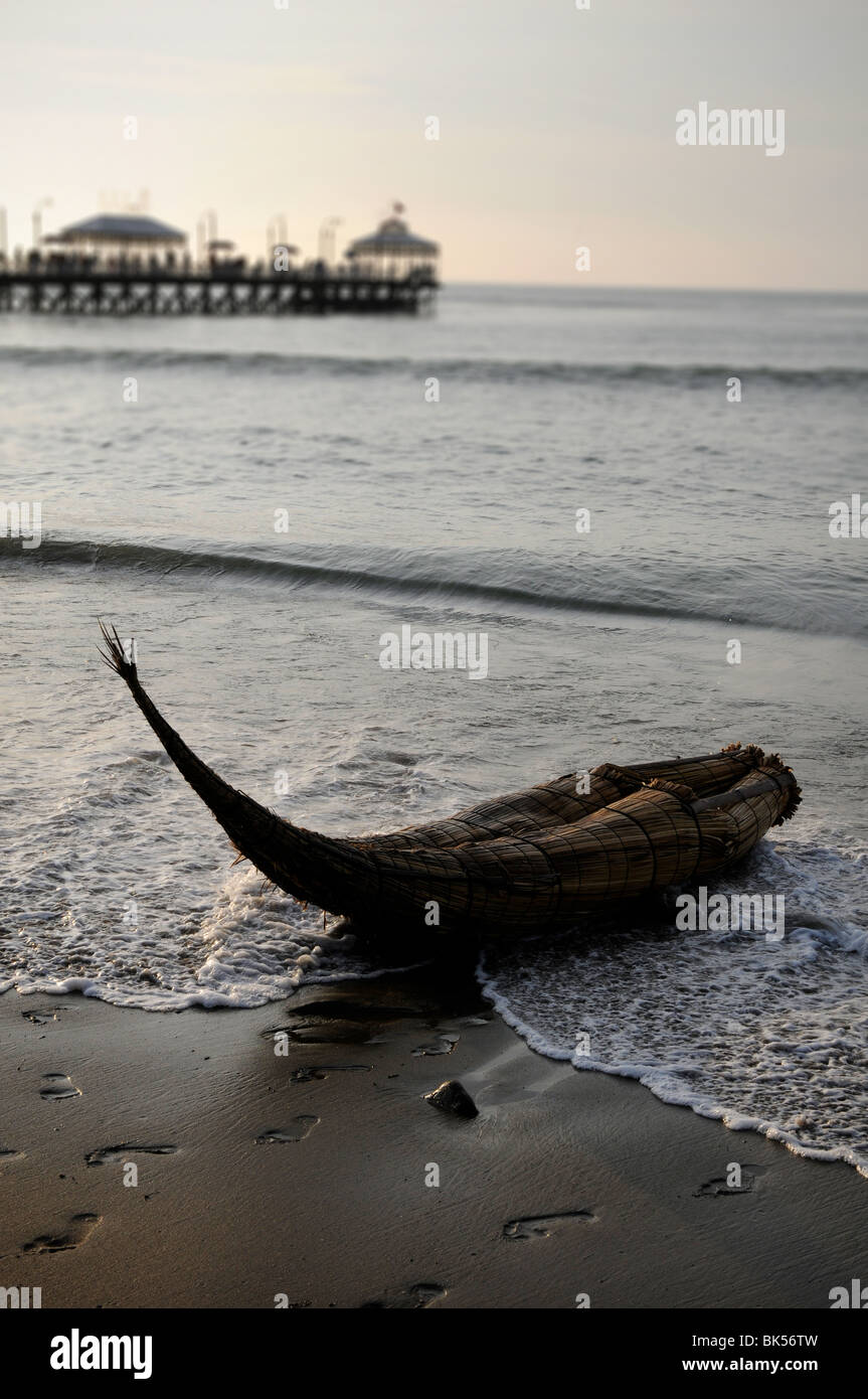 Huanchaco hi-res stock photography and images - Alamy
