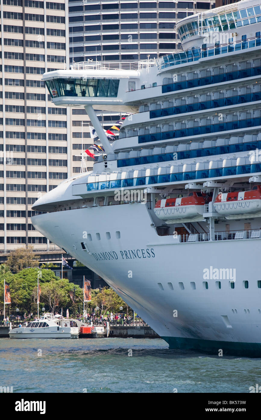 The Diamond Princess cruise ship in Sydney Harbour, Australia Stock ...