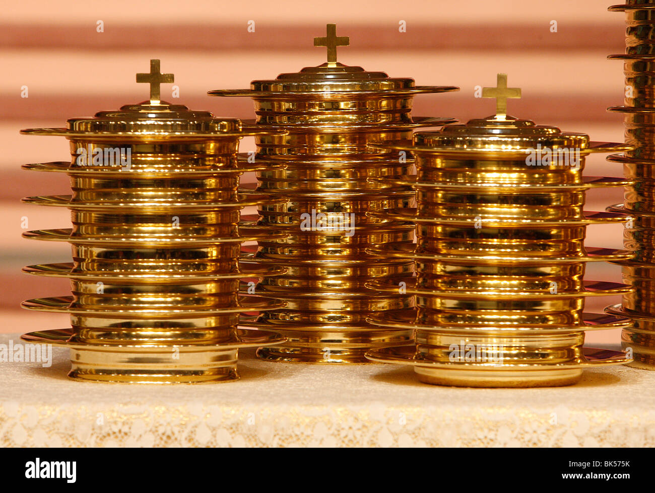 Communion service hi-res stock photography and images - Alamy