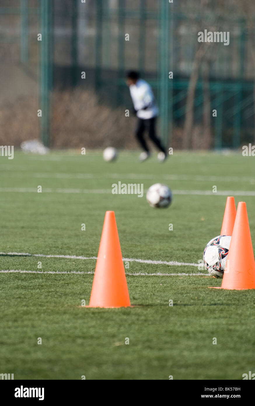 Training action football hi-res stock photography and images - Alamy