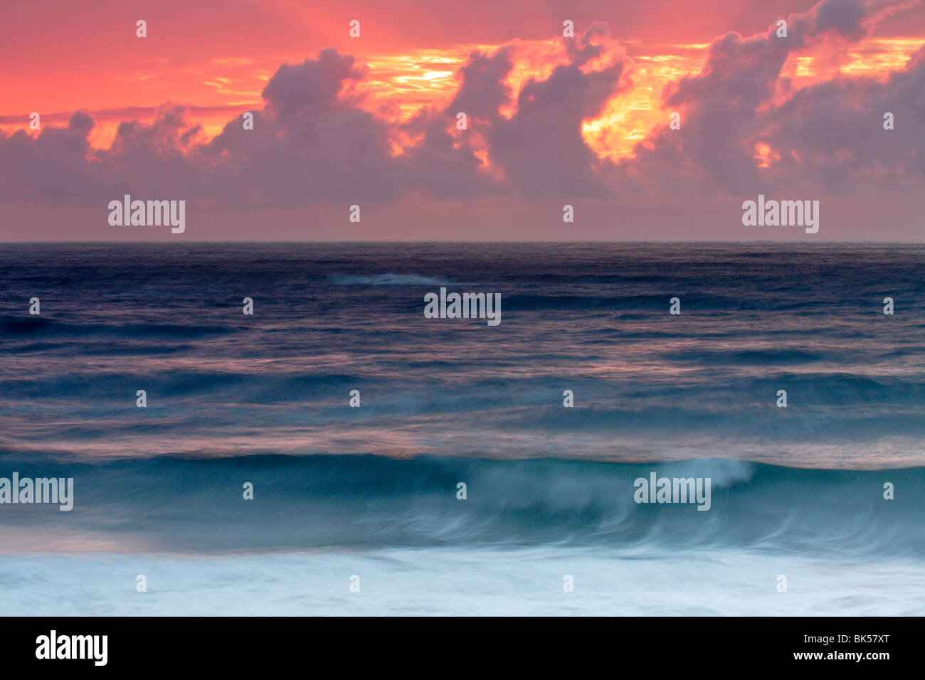 Ocean waves hi-res stock photography and images - Alamy