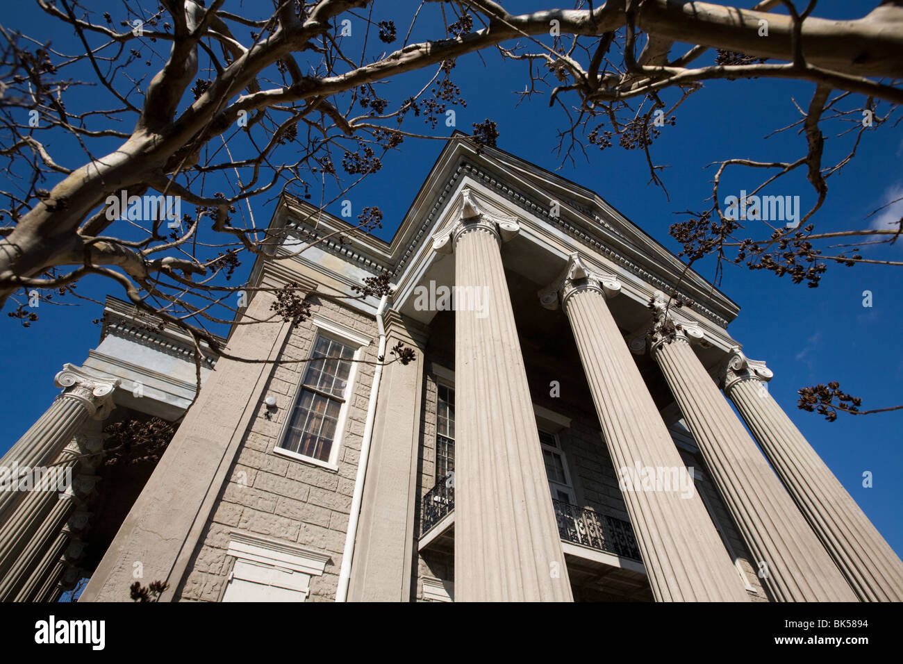 Old courthouse hi-res stock photography and images - Alamy