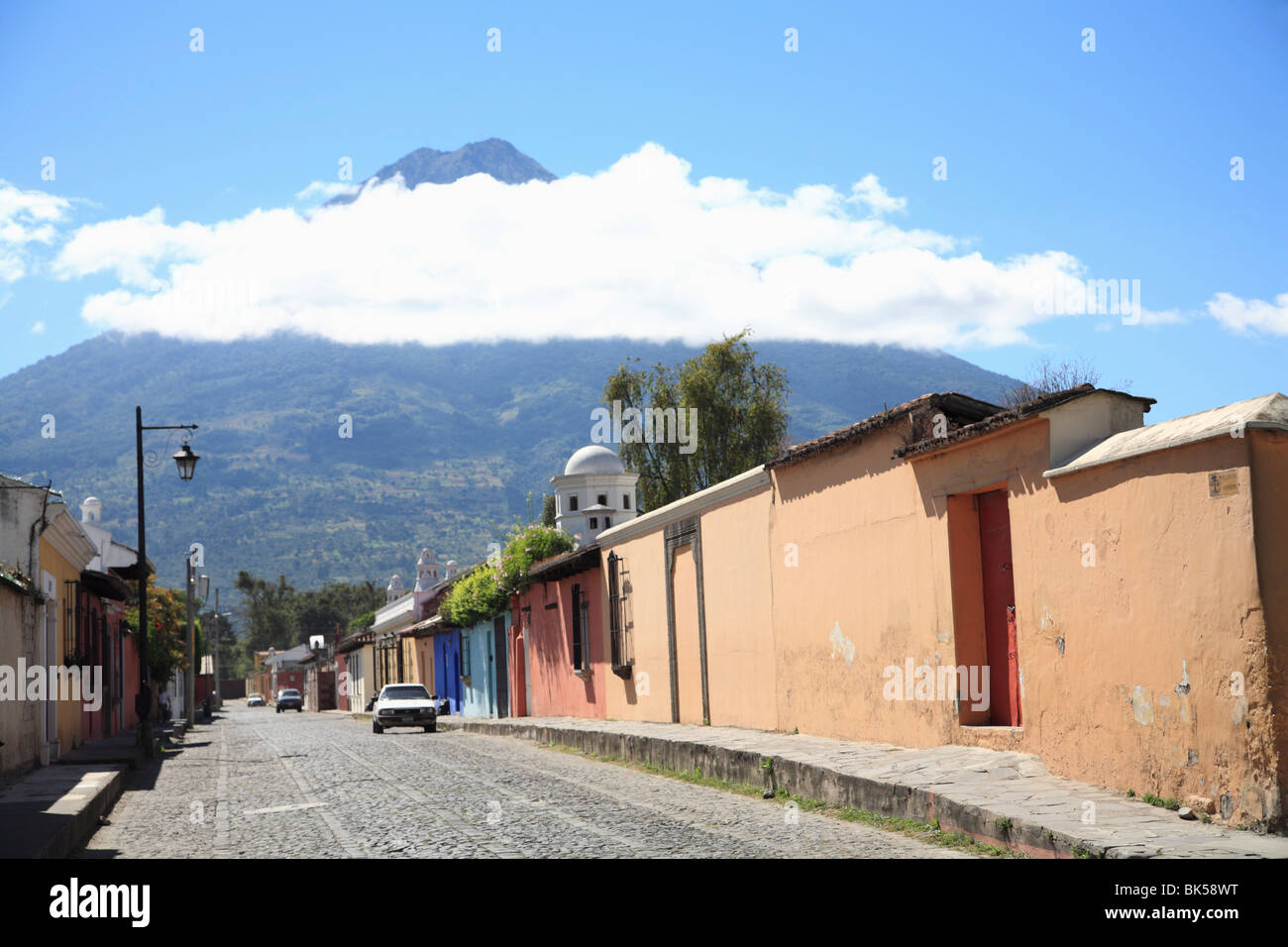 Volcano, Vulcan Agua and colonial architecture, Antigua, Guatemala ...