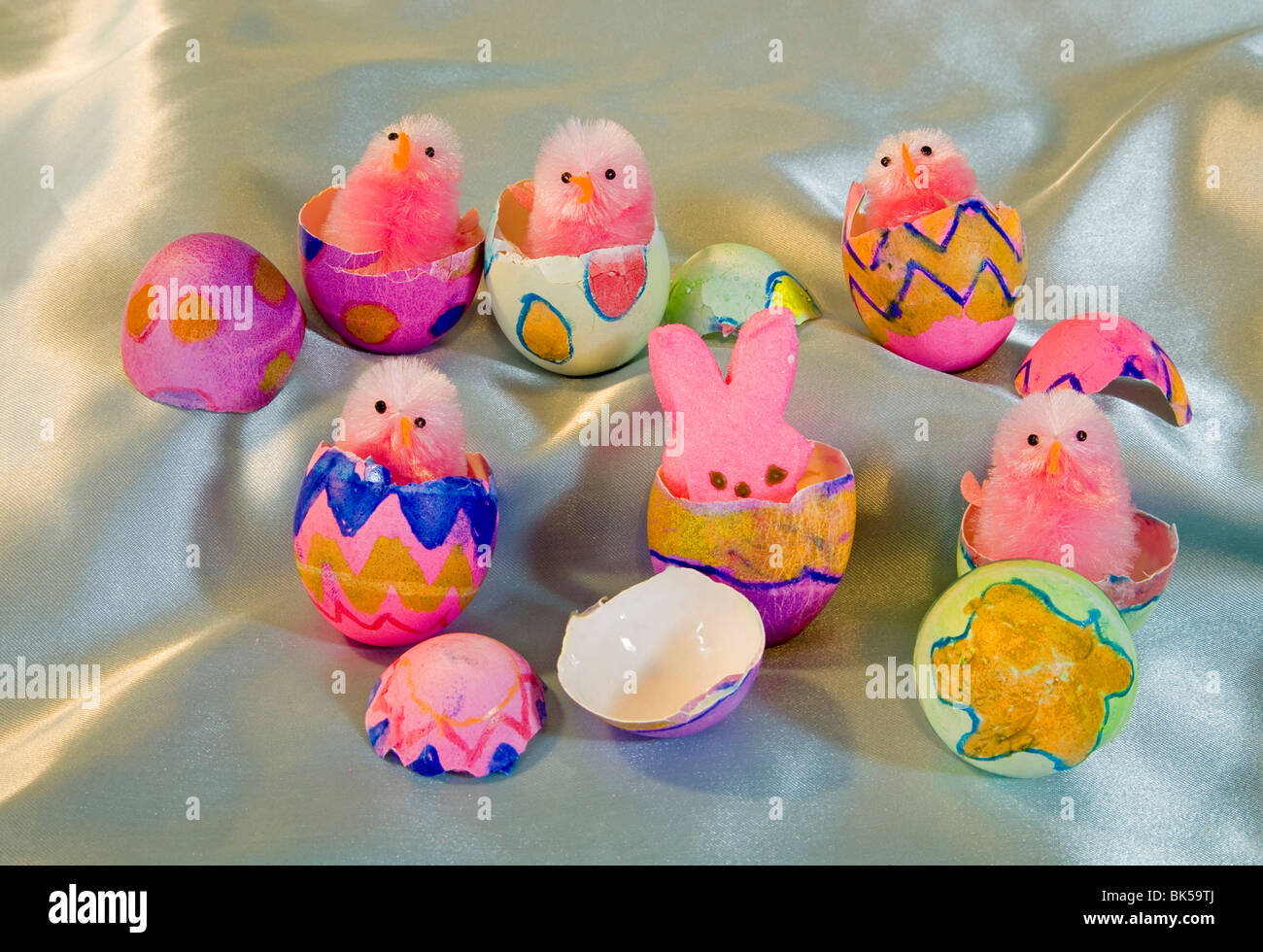 Easter bunny chick egg eggs chicks easter Stock Photo - Alamy