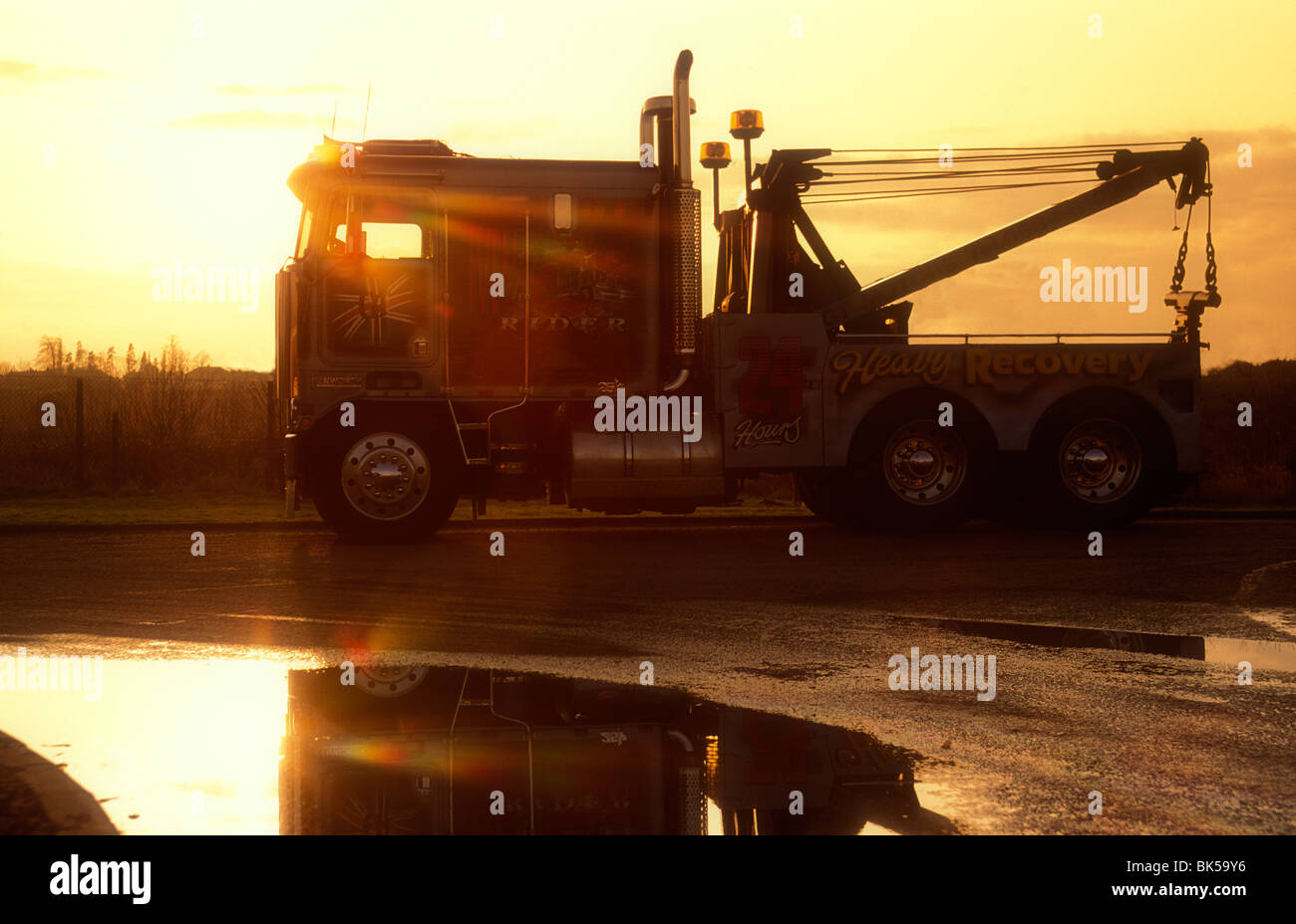 Kenworth Cab Over Tow truck Stock Photo - Alamy