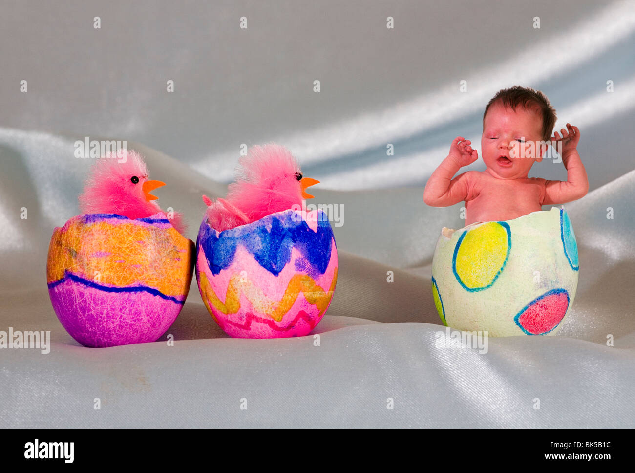 Easter bunny and chick hi-res stock photography and images - Alamy