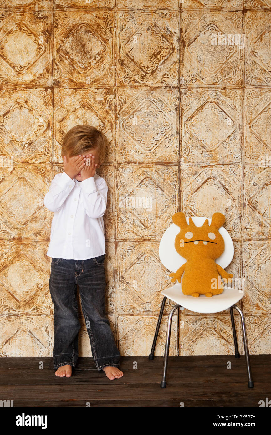 Boy scared from animal hi-res stock photography and images - Alamy