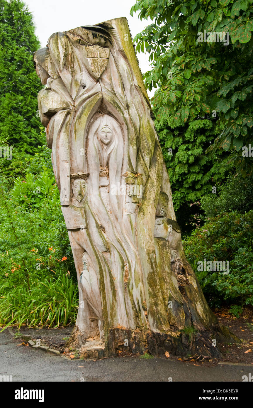 Tree stump carving hi-res stock photography and images - Alamy