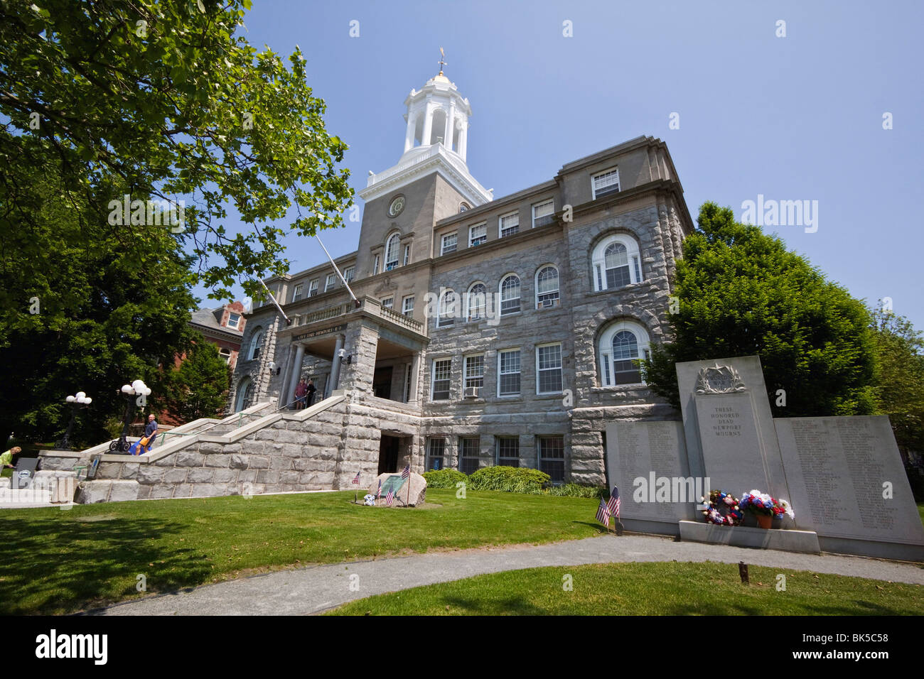 The City Hall and World War II memorial on Broadway in historic Newport ...