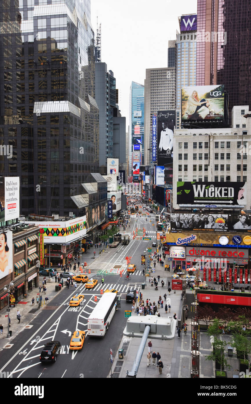 Times square billboard broadway hi-res stock photography and images - Alamy