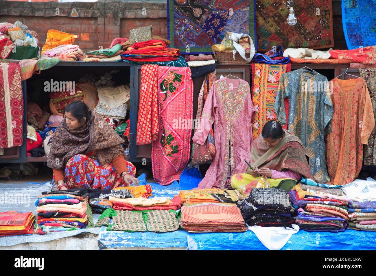Janpath market hi-res stock photography and images - Alamy