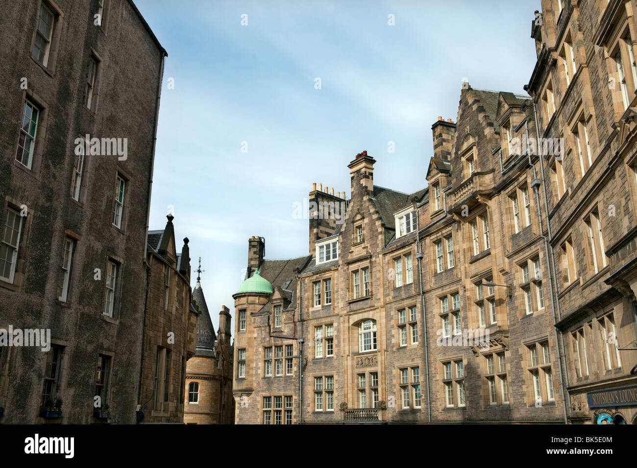 Edinburgh flats hi-res stock photography and images - Alamy