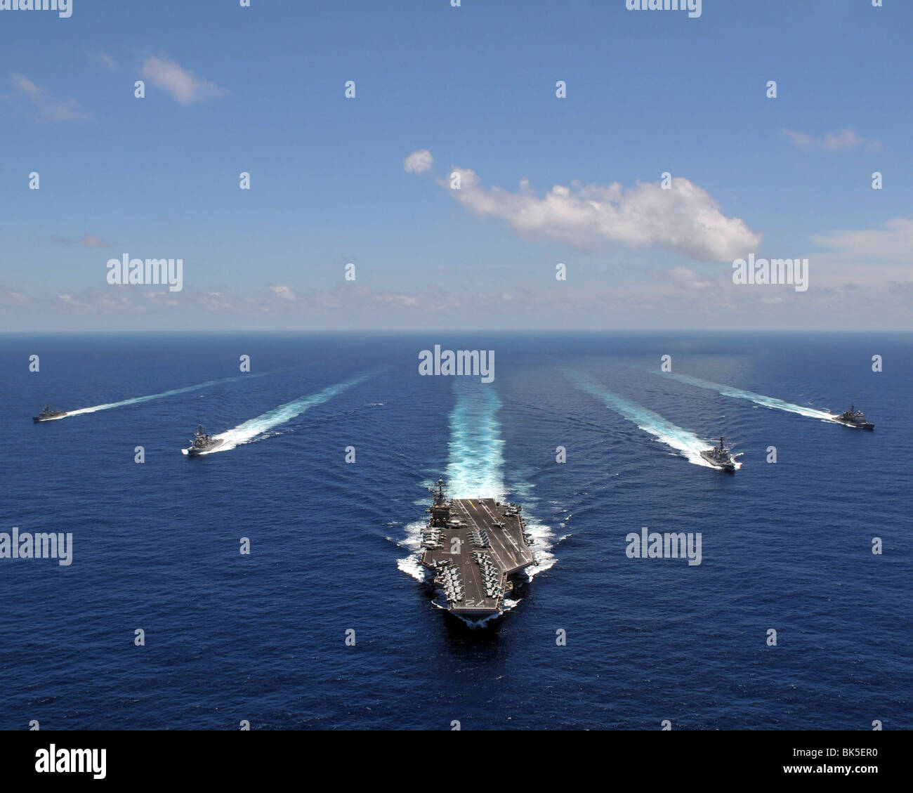 Uss abraham lincoln hi-res stock photography and images - Alamy