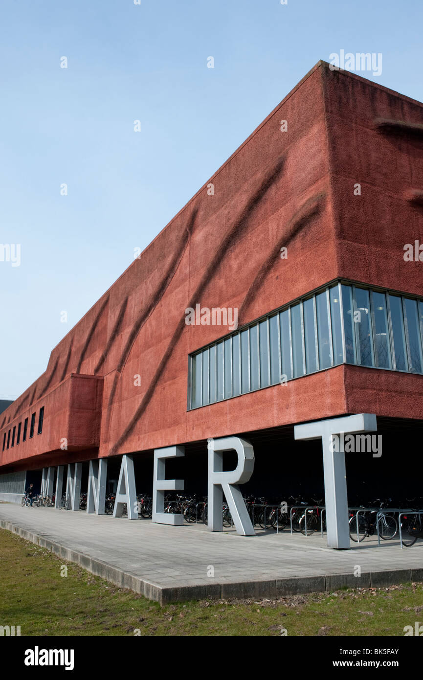 Exterior of modern Minnaert Building at Utrecht University in the ...