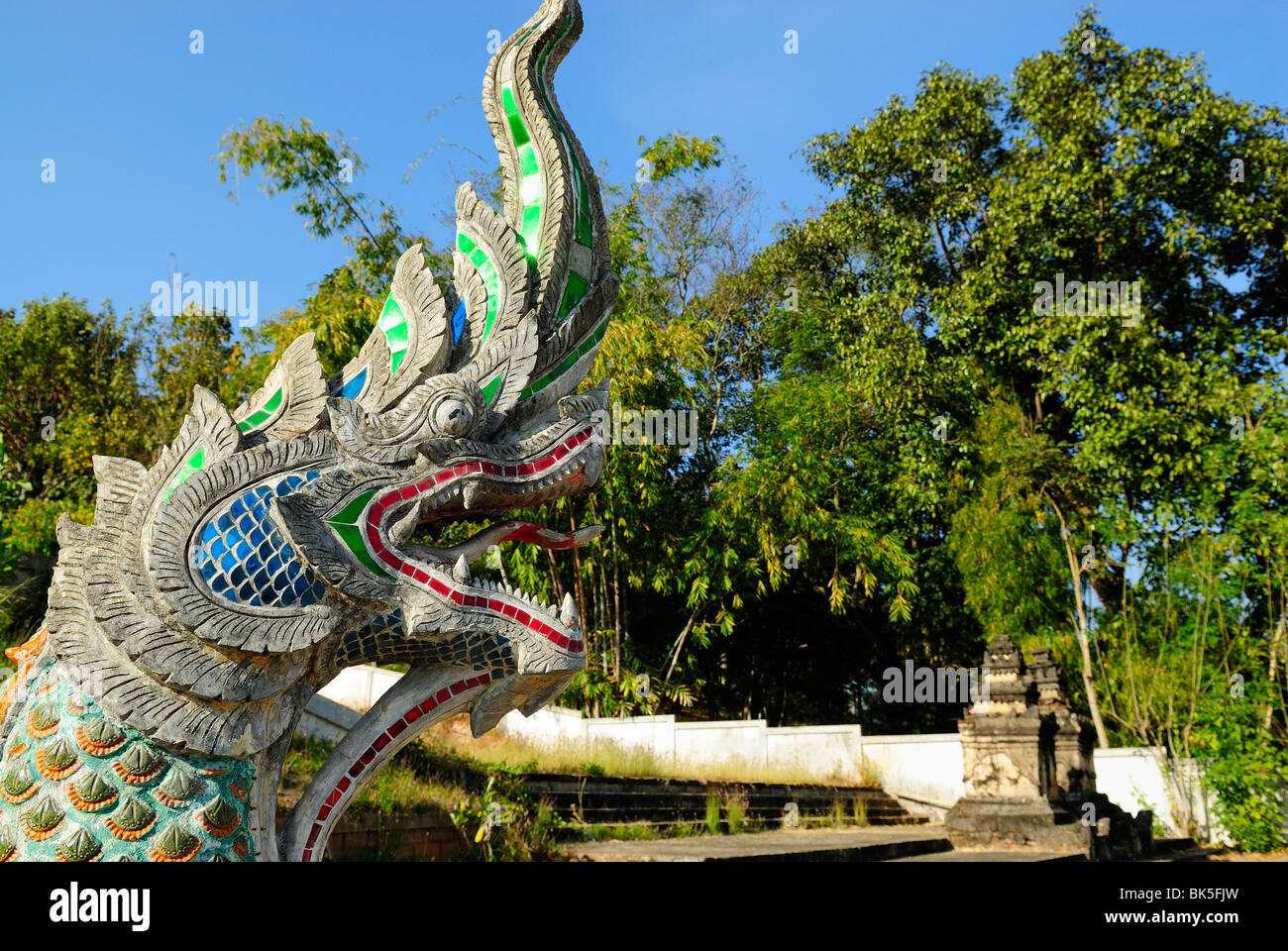 Thailand temple dragon hi-res stock photography and images - Alamy
