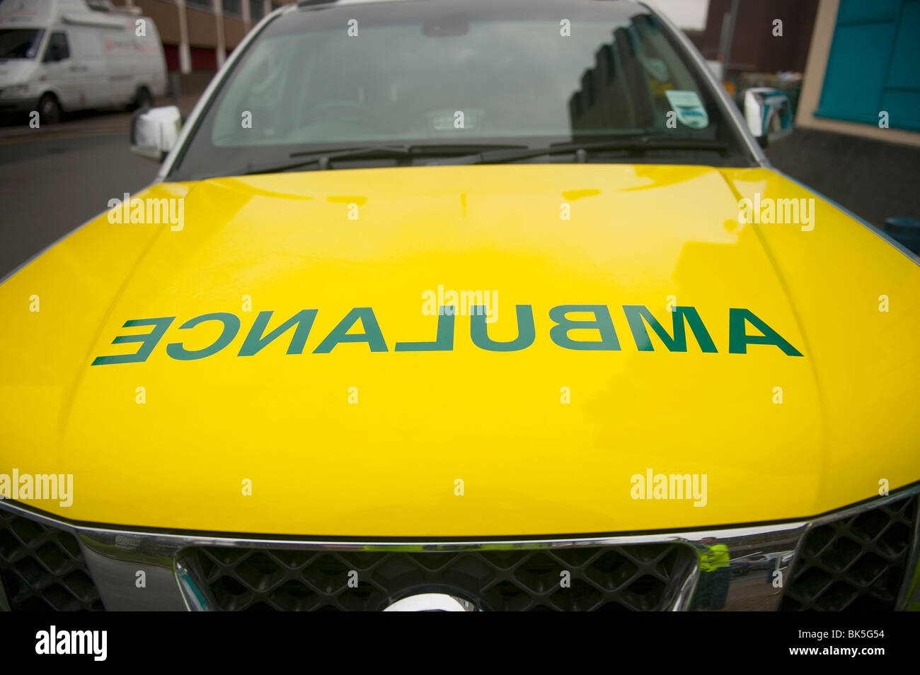 Ambulance Paramedic Rapid response car Stock Photo - Alamy