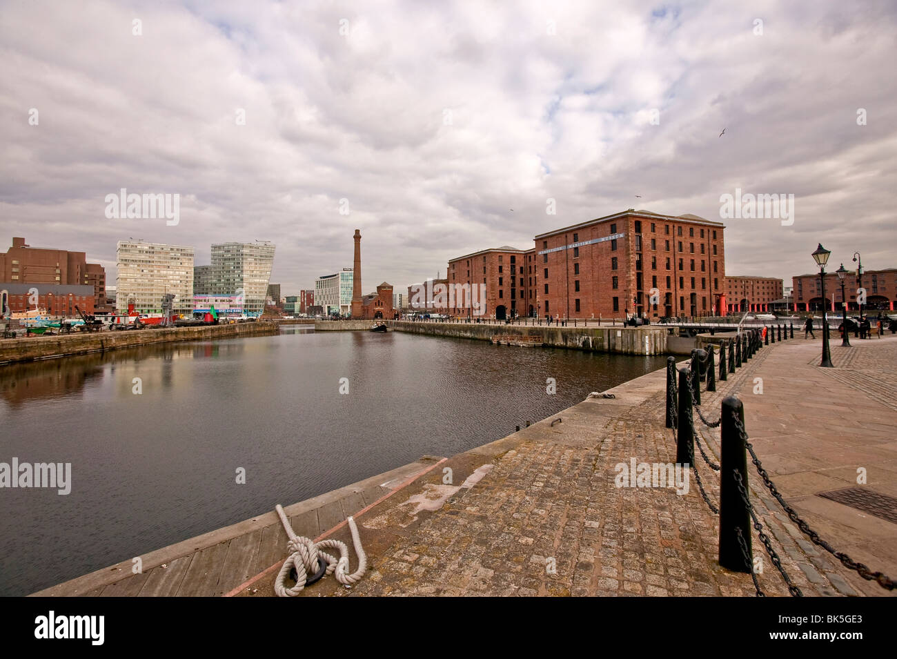 Victorian and albert dock hi-res stock photography and images - Alamy