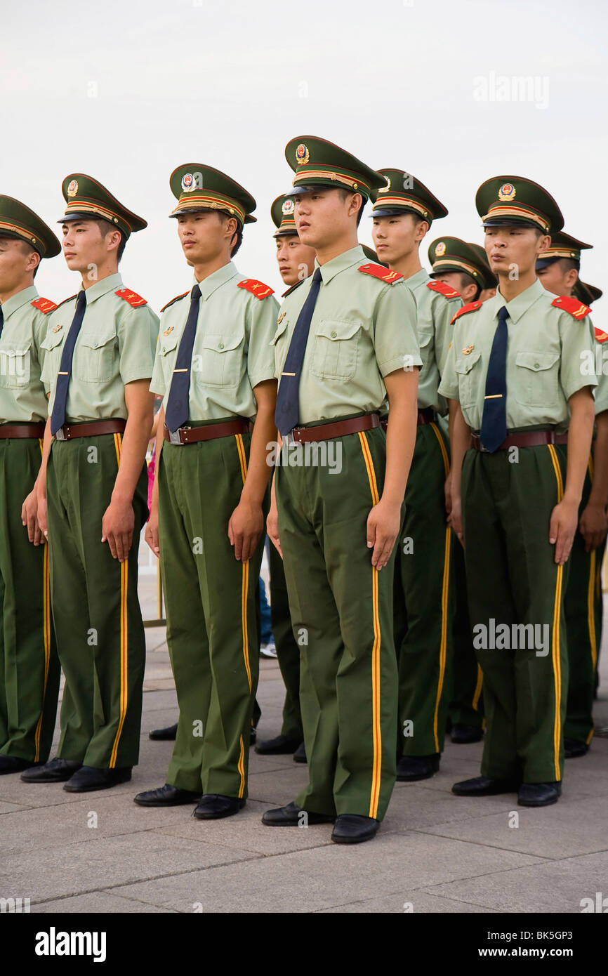 Army soldiers standing in a row, Tiananmen Gate Of Heavenly Peace ...