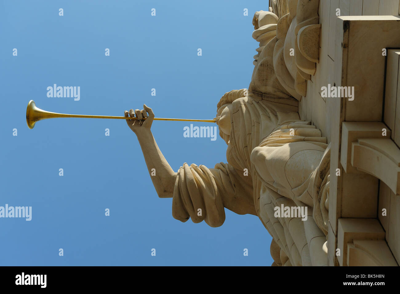 Angels with trumpets on Bass Performance Hall, Fort Worth downtown ...