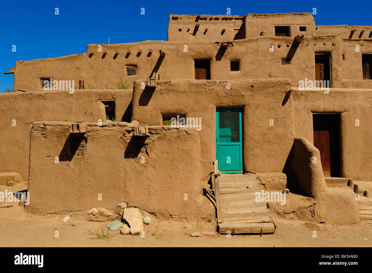 Pueblo buildings hi-res stock photography and images - Alamy