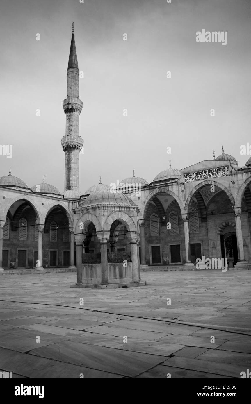 Ablution fountain in a courtyard of a mosque, Blue Mosque, Istanbul ...