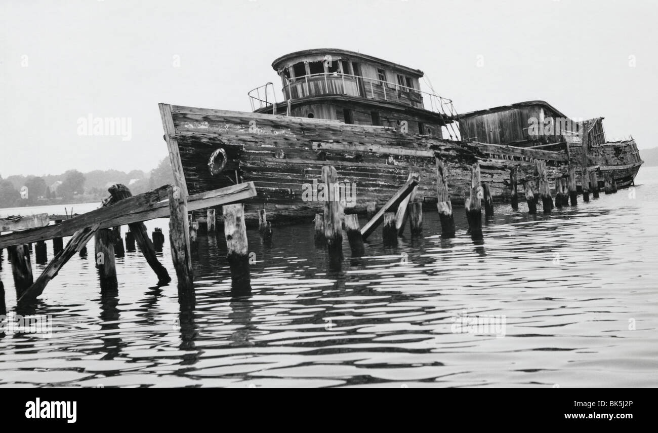 Chesapeake bay fishing boats hi-res stock photography and images - Alamy