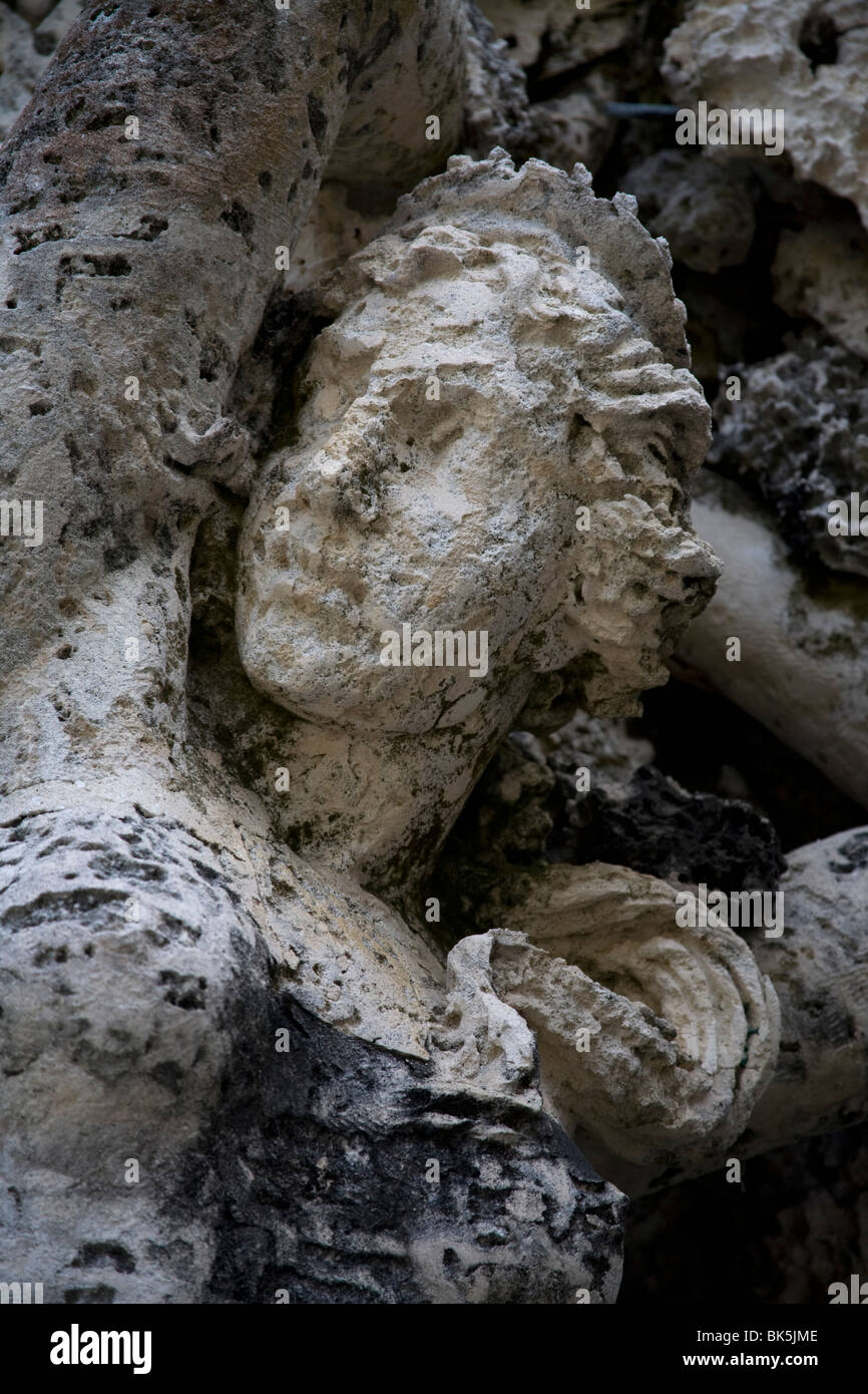 Supporting pillar hi-res stock photography and images - Alamy