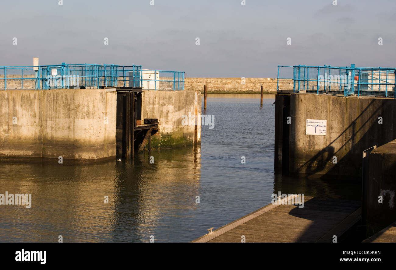 Hartlepool Marina Lock Gates Open Stock Photo - Alamy