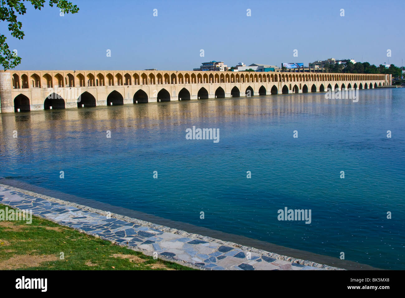 Si-o-se Bridge or Bridge of 33 Arches in Esfahan Iran Stock Photo - Alamy