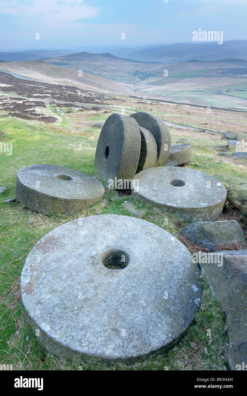 Abandoned millstones stanage edge derbyshire hi-res stock photography ...
