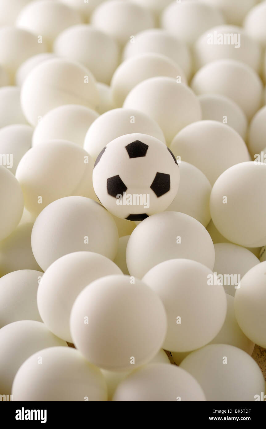 Many table tennis balls hi-res stock photography and images - Alamy