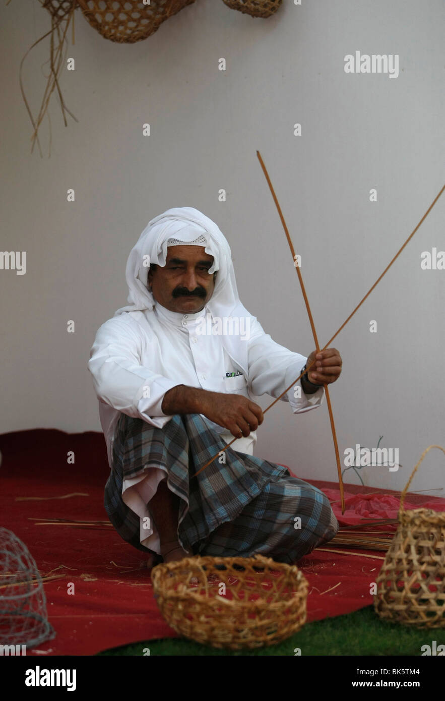 Traditional Arab Basket Stock Photos & Traditional Arab Basket Stock ...