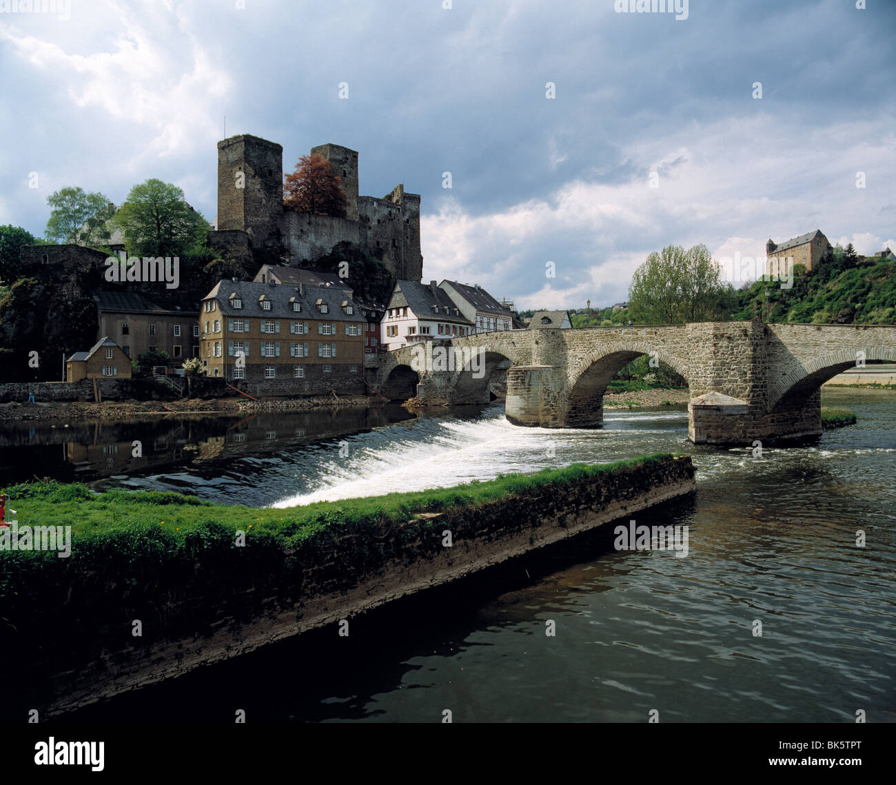 Burgruine Runkel und Burg Schadeck in Runkel, Lahntal, Westerwald ...