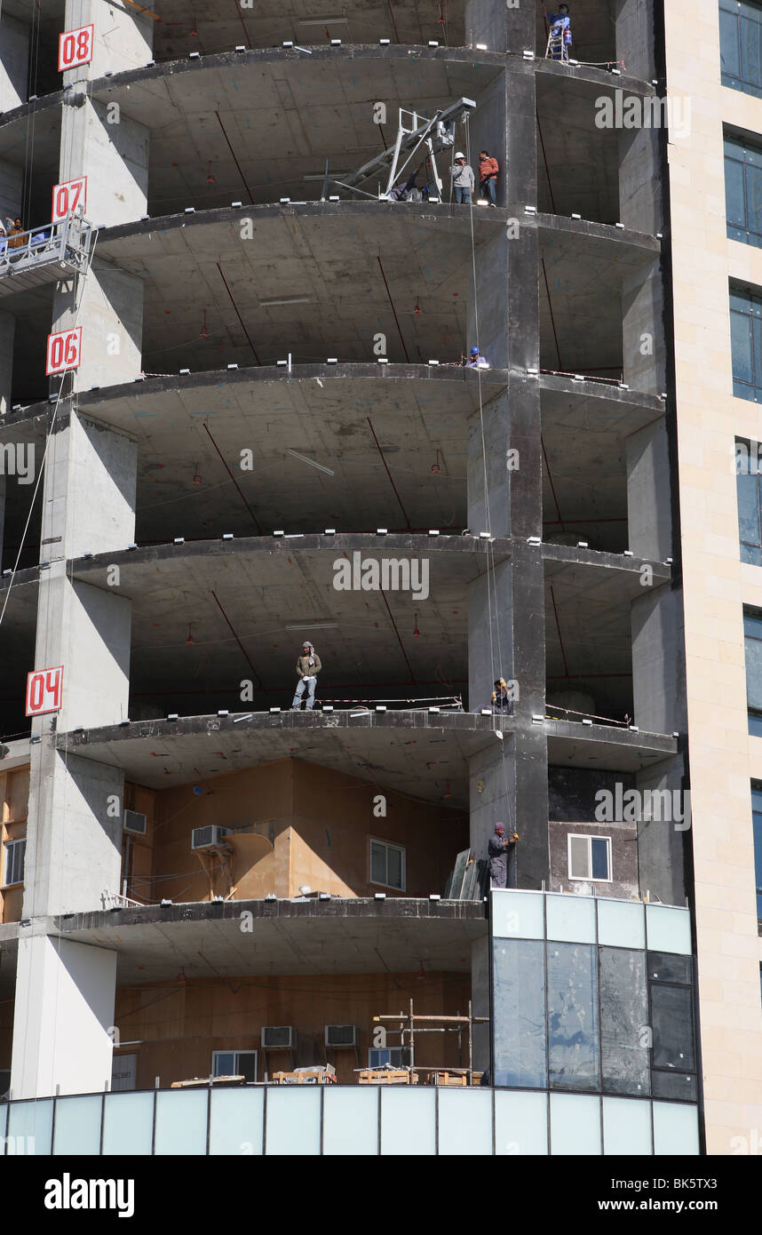 High rise construction site tower hi-res stock photography and images ...