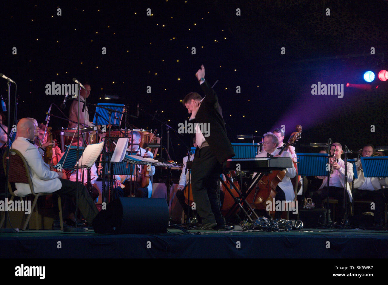 Stephen bell conductor hi-res stock photography and images - Alamy