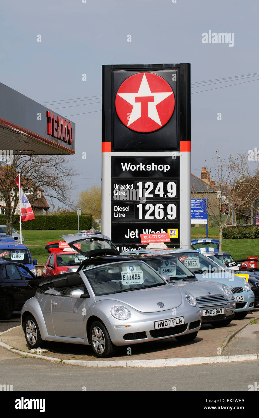 High petrol price per litre hi-res stock photography and images - Alamy