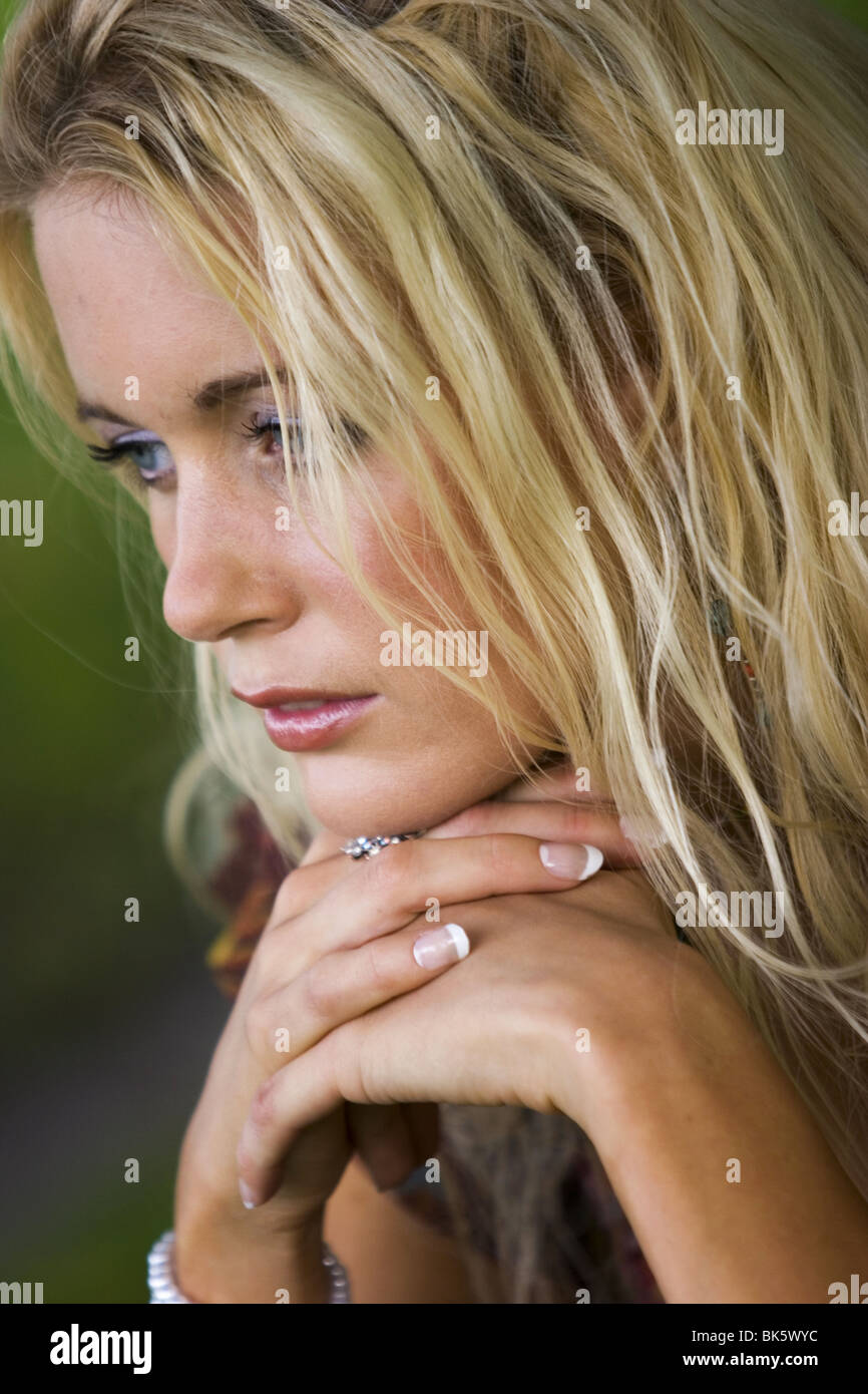 Portrait Young Woman Thoughtful Pensive Mood Close Up Seriecvs17001