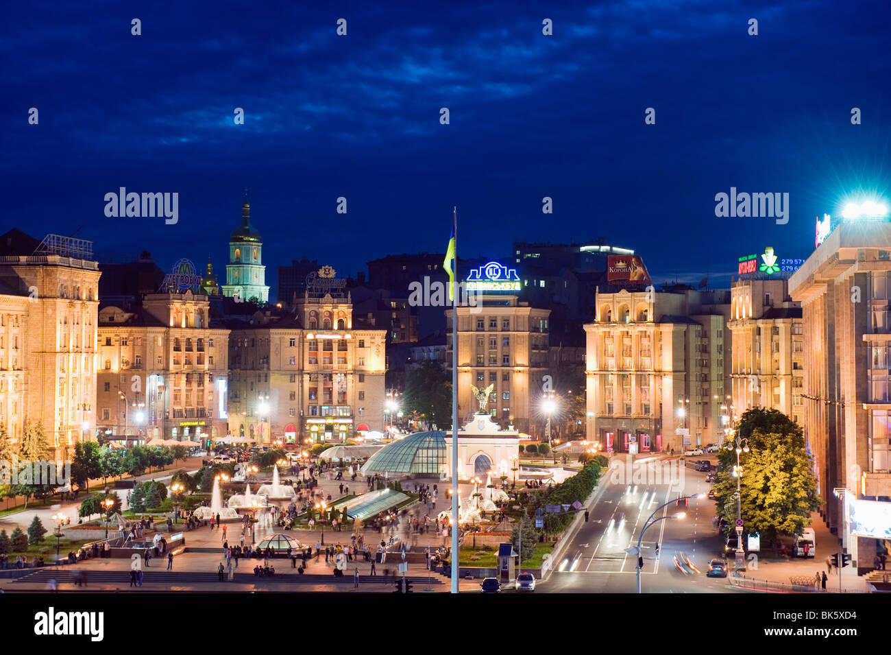 Maidan Nezalezhnosti (Independence Square), Kiev, Ukraine, Europe Stock ...