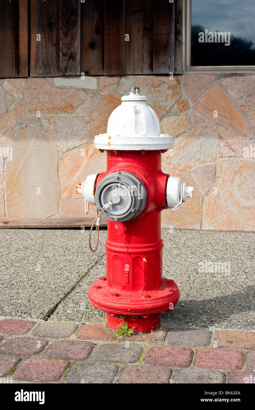 Fire plug hi-res stock photography and images - Alamy