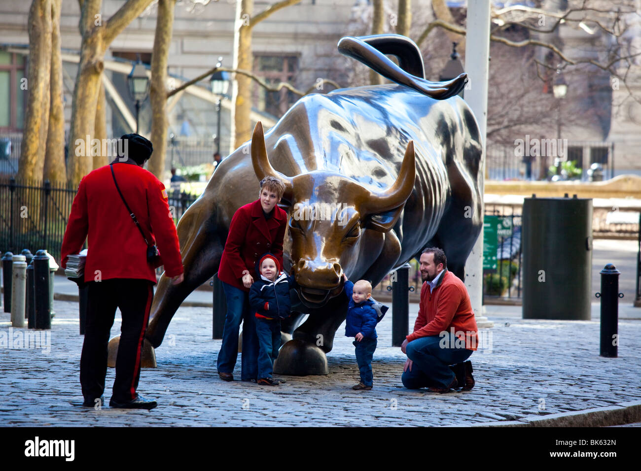 Wall Street Bull in downtown Manhattan, New York City Stock Photo - Alamy