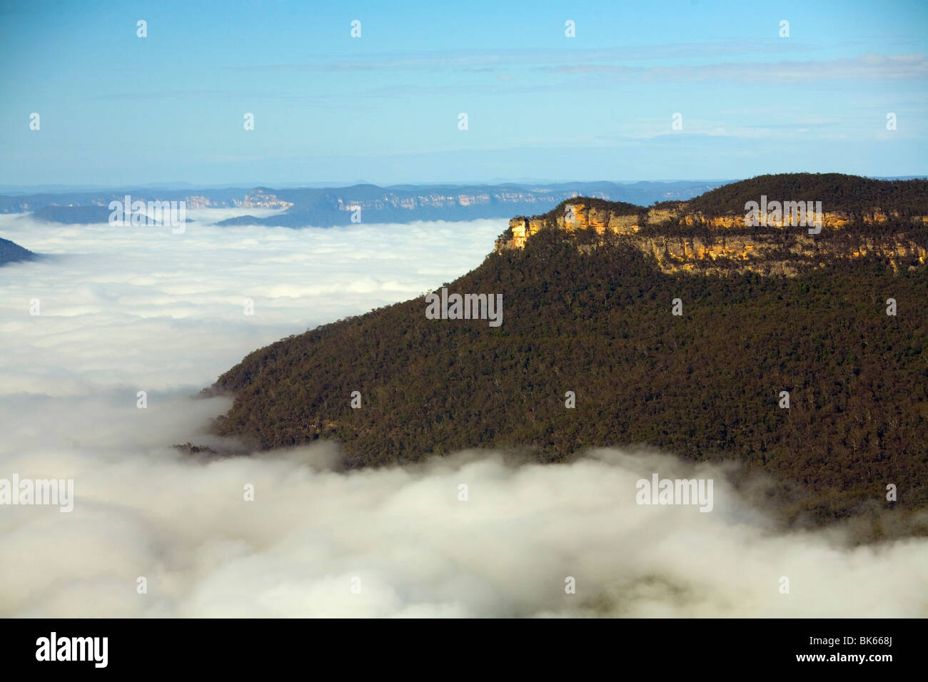 Temperature Inversion In Blue Mountains, Australia Stock Photo - Alamy