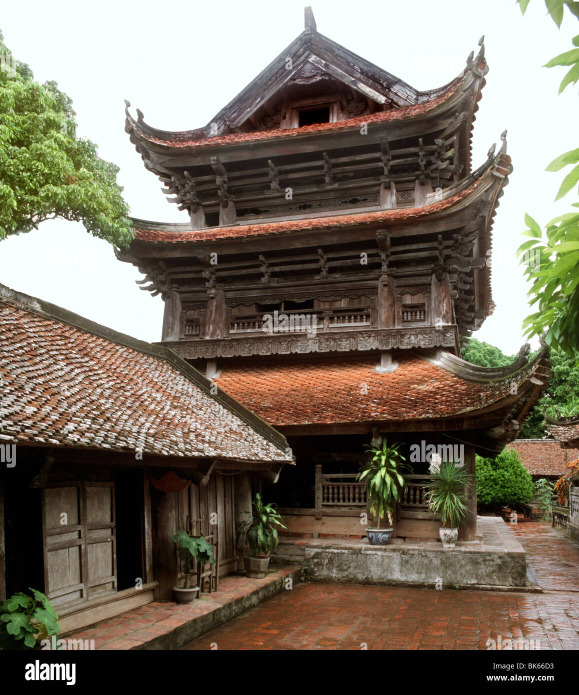 Bell tower, Chua Keo (Than Quang Temple) in Thai Binh Province, Vietnam ...