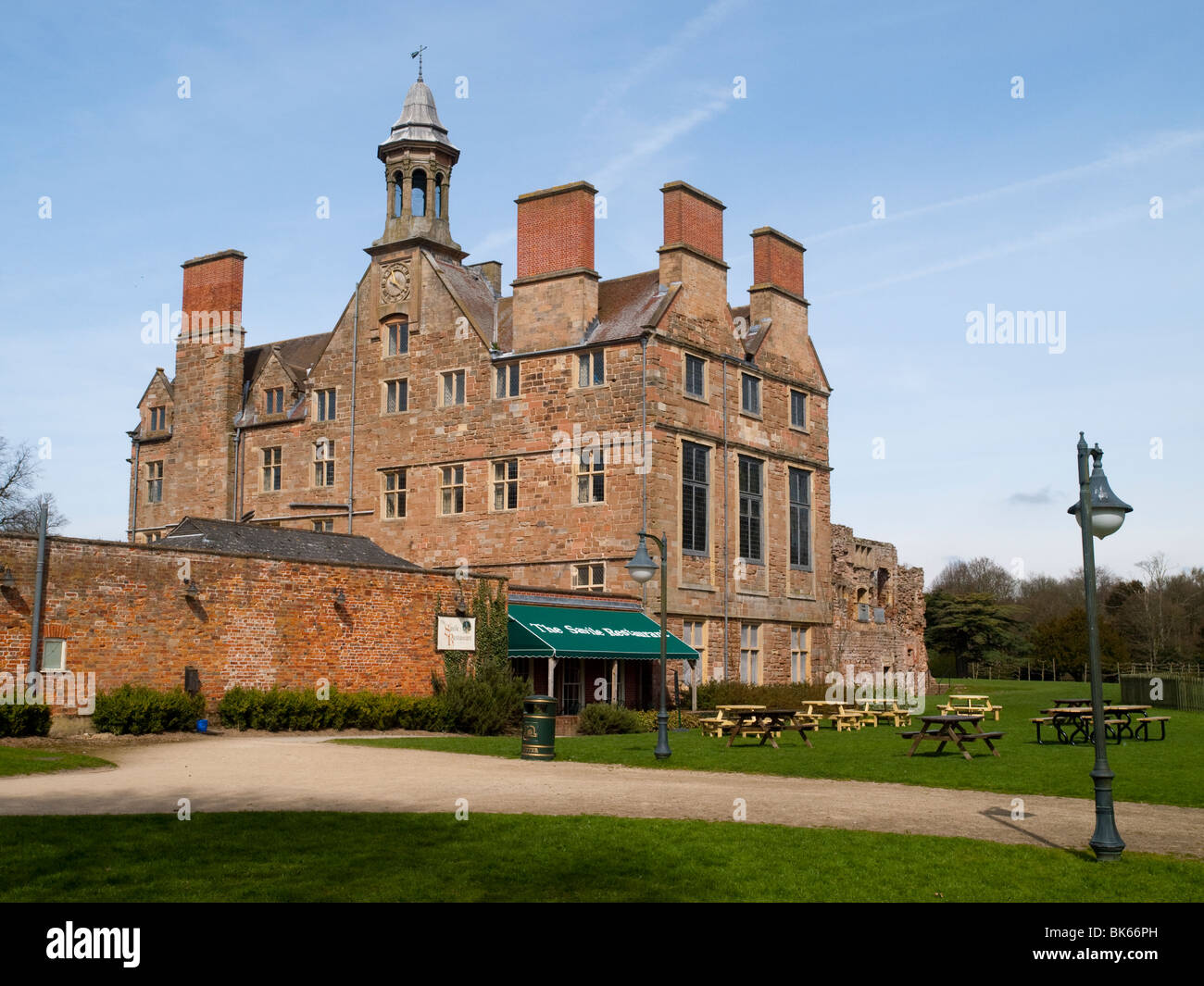 Country estate in rufford hi-res stock photography and images - Alamy