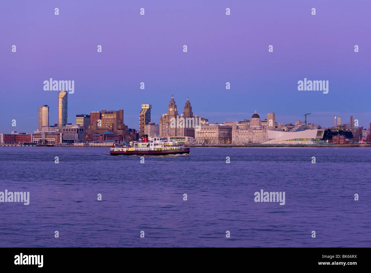 Liverpool city skyline hi-res stock photography and images - Alamy