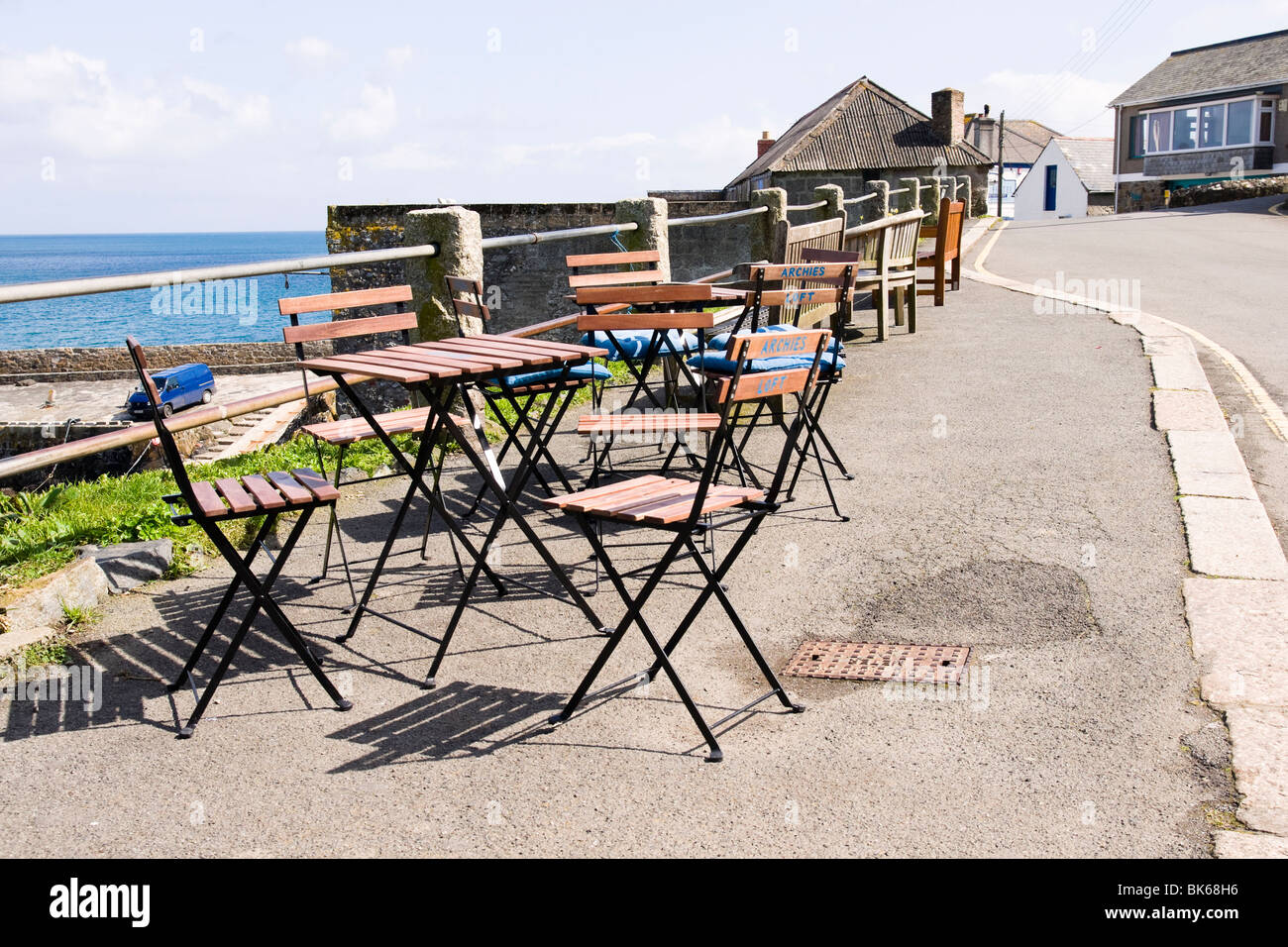 Coverack cafe hi-res stock photography and images - Alamy