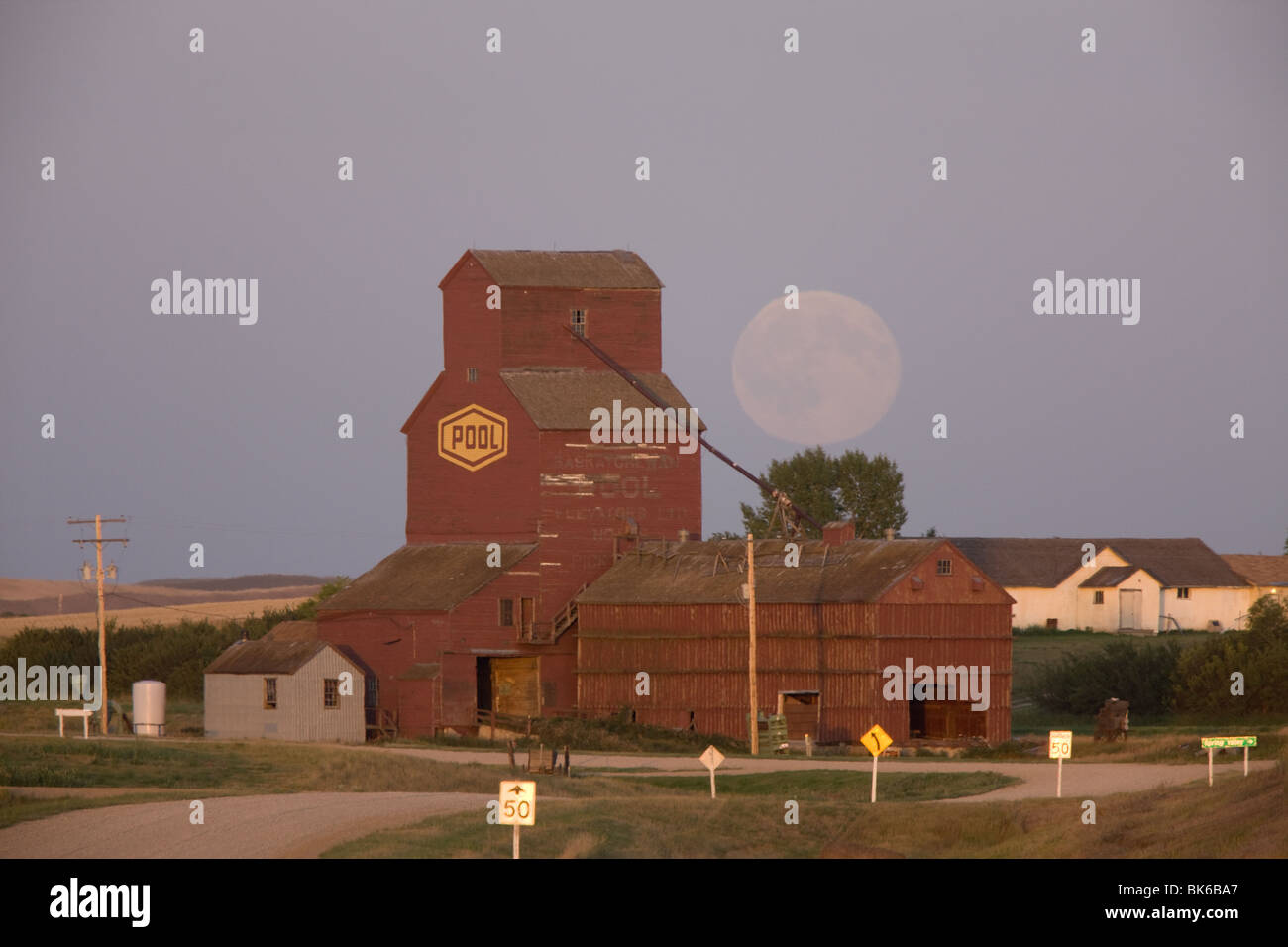 Grain Elevator Spring Valley Saskatchewan and Full Moon Stock Photo - Alamy