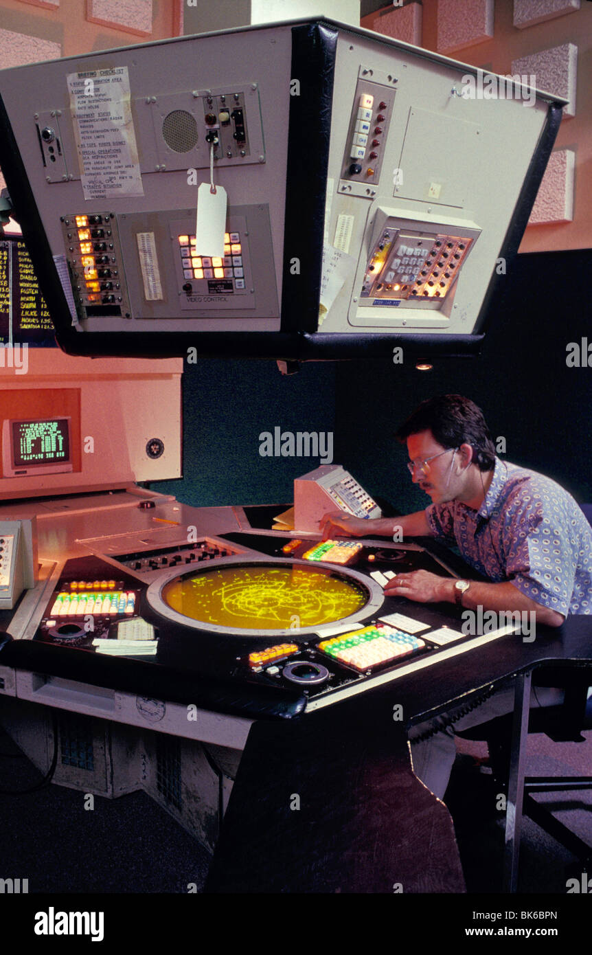 Airport air traffic control system hi-res stock photography and images ...