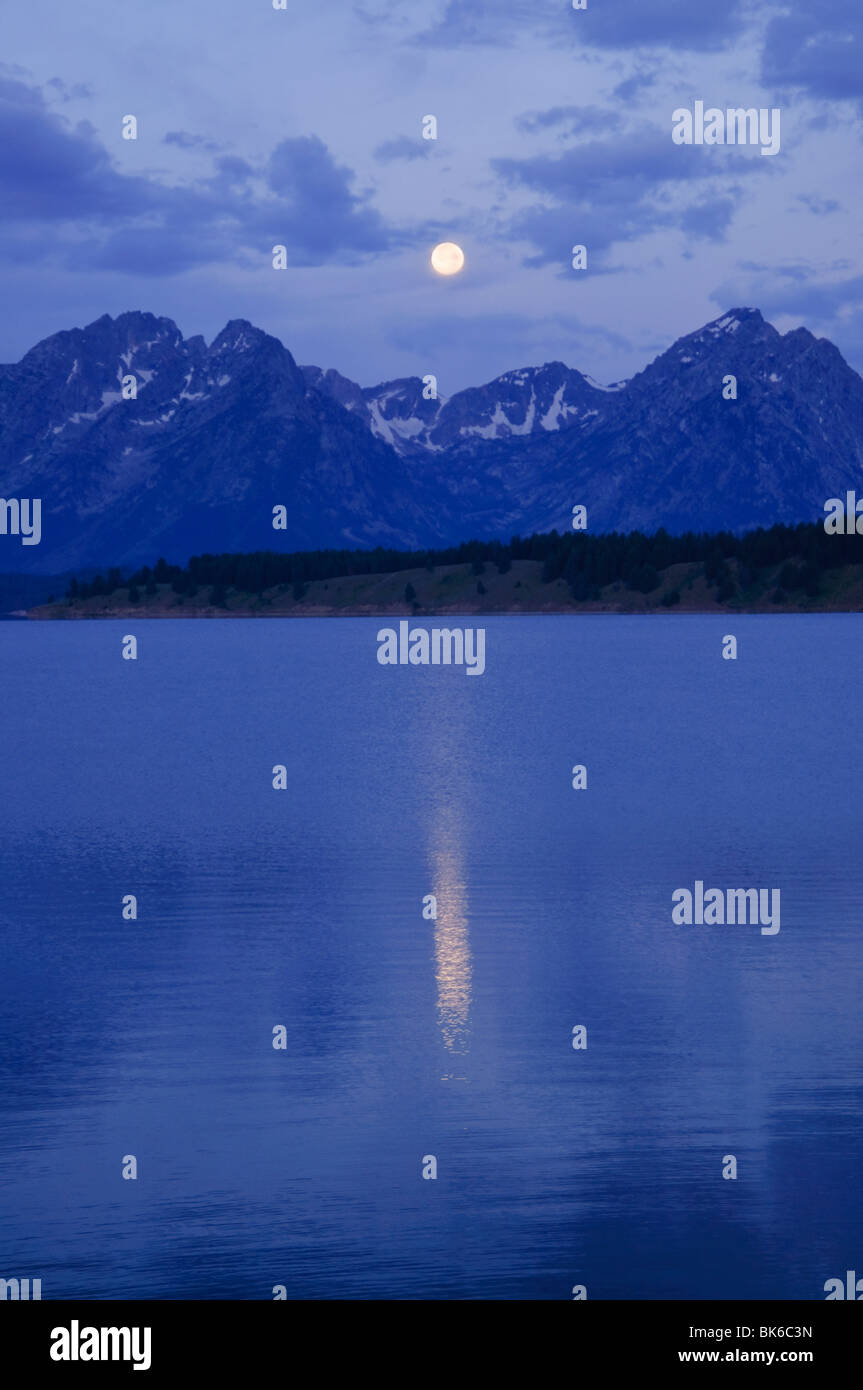 Full moon in grand tetons hi-res stock photography and images - Alamy