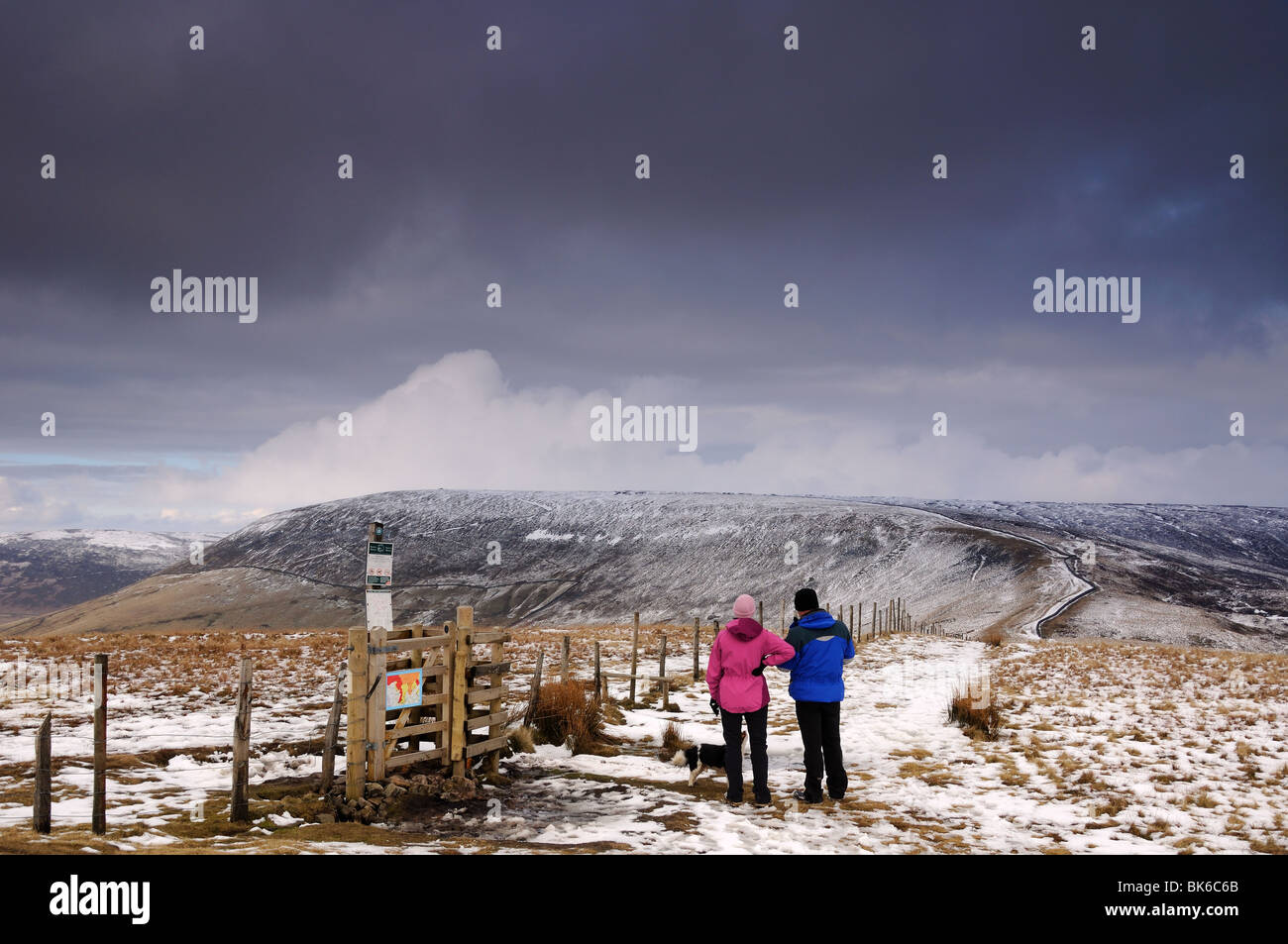 Wintry conditions on Parlick Pike looking out towards Paddys Pole on ...